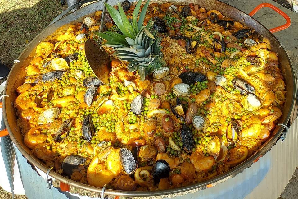 Curiosities about Paella: Origin and Regional Varieties. - Seafood Peddler